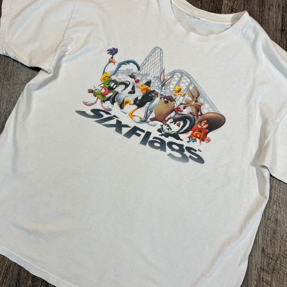 Six Flags | Shirts | Vintage 99s Six Flags Shirt Size Lxl White Looney ...